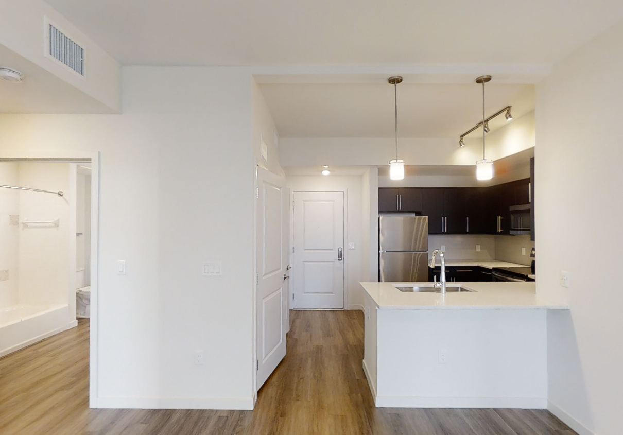 Luxury Downtown Orlando, FL Apartments | Radius | Home