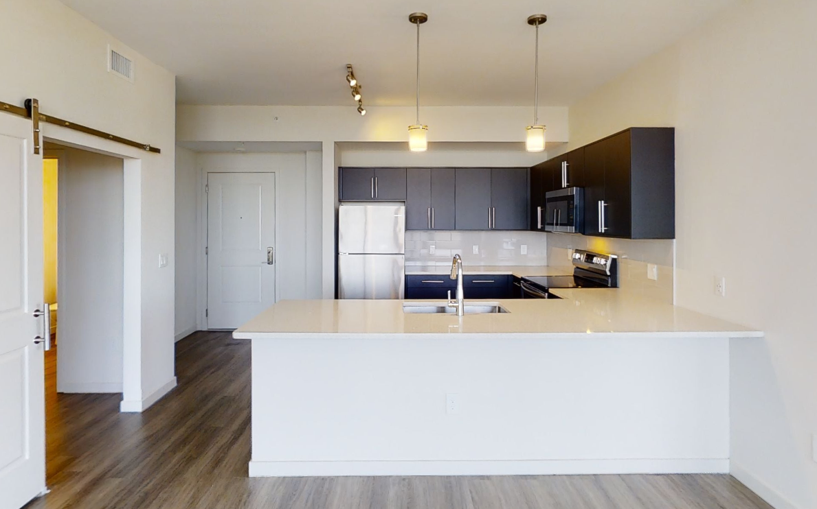 Luxury Downtown Orlando, FL Apartments | Radius | Home